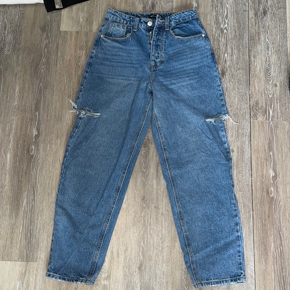 PrettyLittleThing | Jeans | Plt Side Rip Boyfriend Jeans | Poshmark